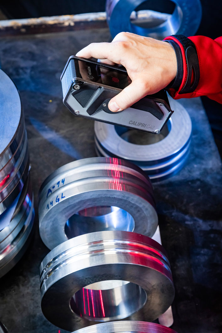 CALIPRI C42 roll gap measurement - Hexagon